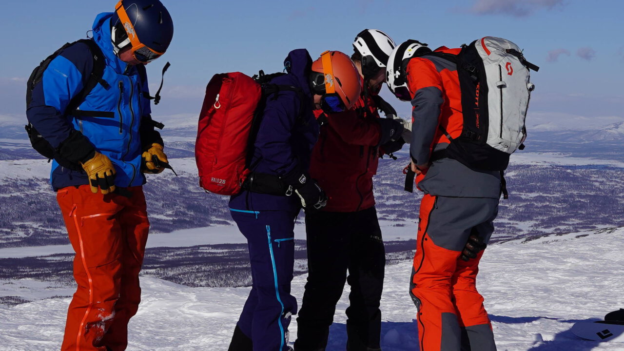 EXPERIENCE | Valhalla HeliSki